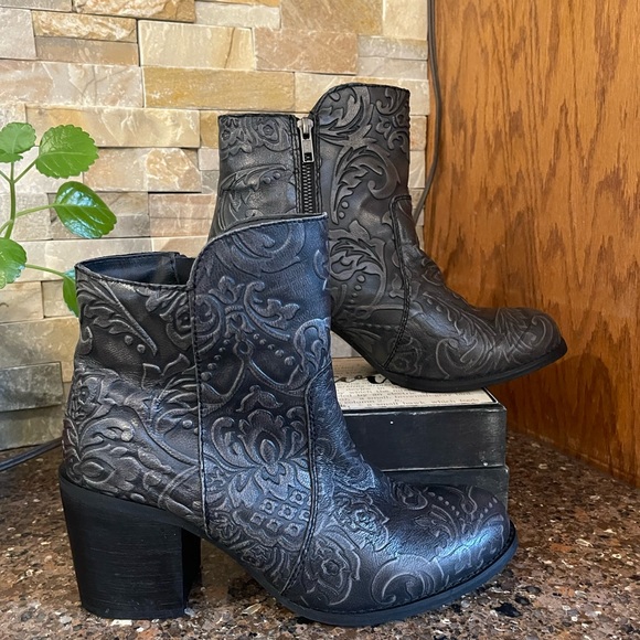 Sterling River Boots | Shoes | Leather Ankle Bootie Sterling River ...